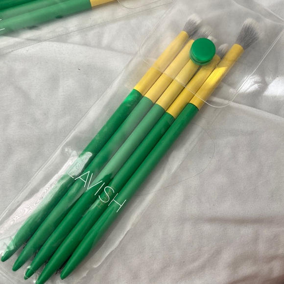 Lavish | Makeup | Lavish 5pc Brush Set | Poshmark